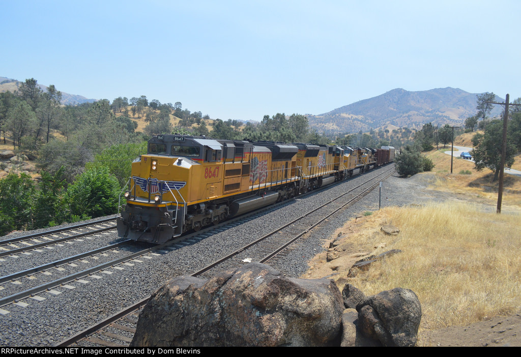UP 8647 Leads the MWCRV over Tehachapi Pass